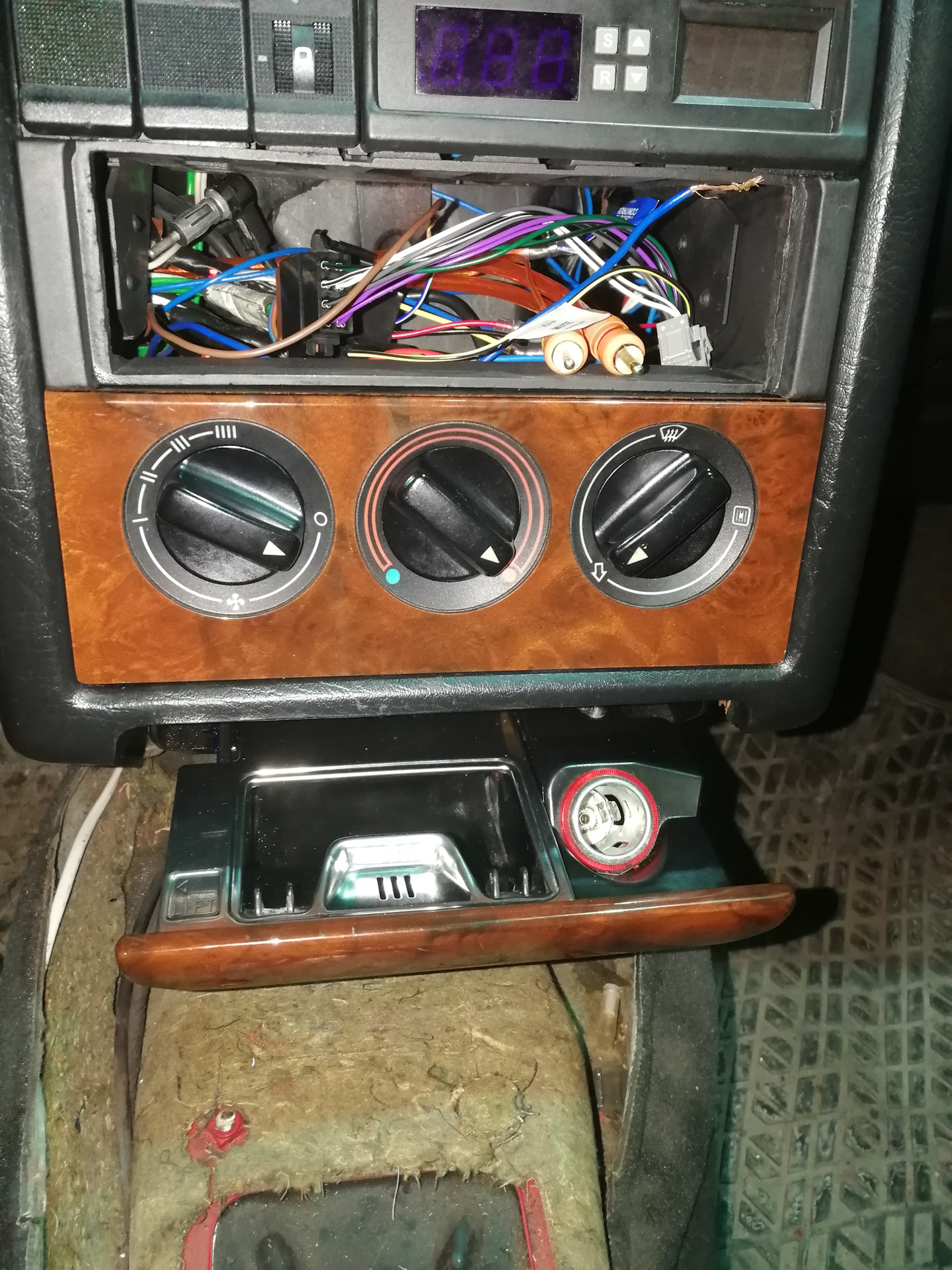 Новый звук 4×100 и дерево в салон — Audi 80 (B3), 1,8 л, 1991 года ...