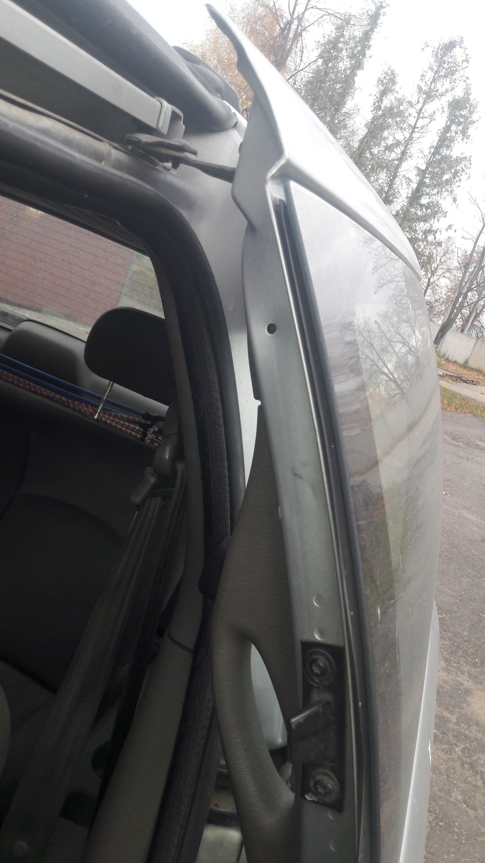 Отбойники сдвижных дверей — Dodge Caravan IV, 3,3 л, 2001 года ...