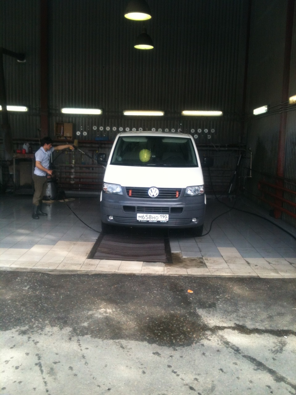 Чистое сердце — Volkswagen Transporter T5, 1,9 л, 2008 года | мойка ...