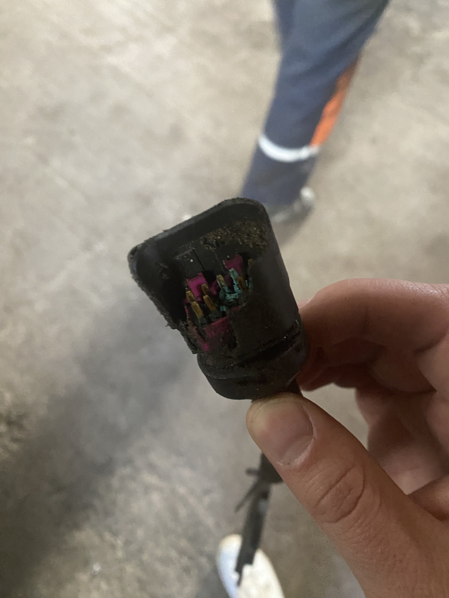 Позиционер 5hp19 GBJ и аккумулятор — Audi A4 (B6), 1,8 л, 2004 года ...