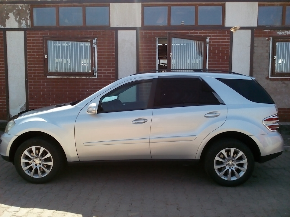 Москитные занавески на двери — Mercedes-Benz M-Class (W164), 3 л, 2005 ...