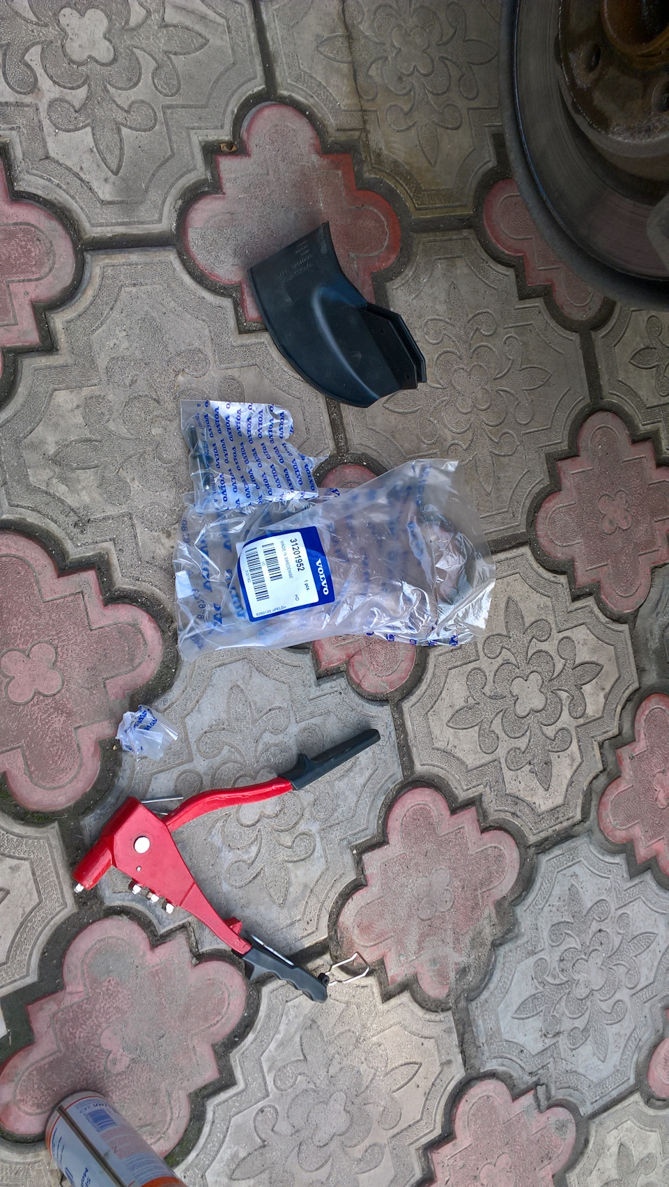 31201952 брызговик Volvo | Запчасти на DRIVE2