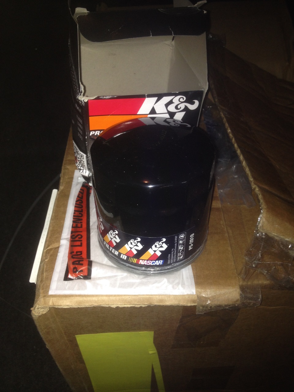 Подушки и масл. фильтр — Ford Mustang (5G), 4 л, 2009 года | запчасти ...