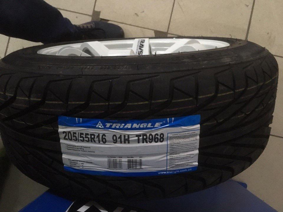 Мечты сбываются)) Rays Volk Racing TE37 White к ним Triangle Group TR968 — Toyota Allex, 1,5 л ...