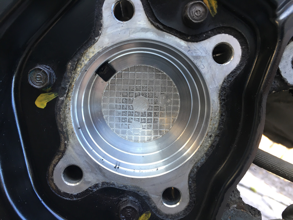 Замена заднего подшипника ступицы — Honda Civic 4D (8G), 1,8 л, 2006 ...