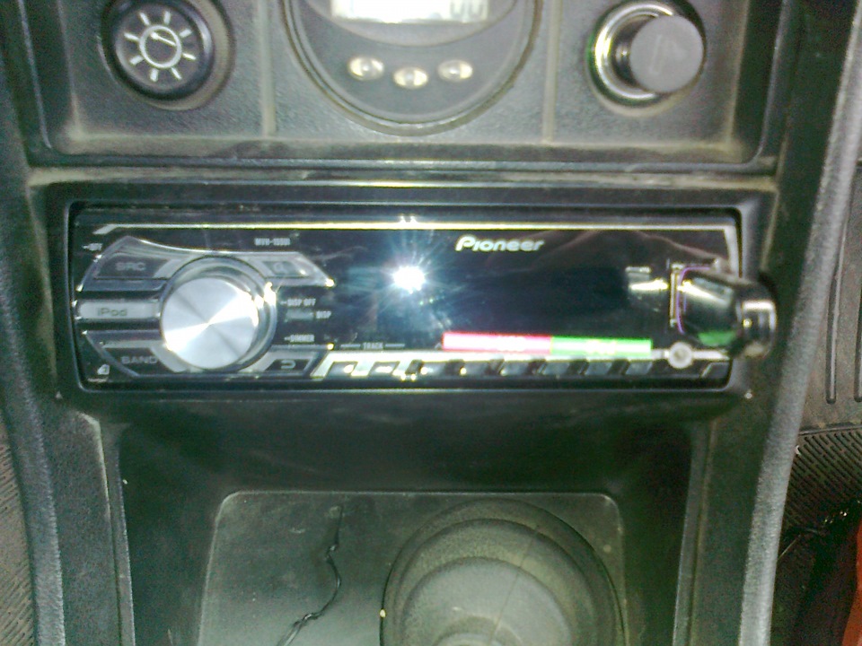Новый мафон Pioneer MVH-155UI — ИЖ 27175, 1,6 л, 2006 года | автозвук ...