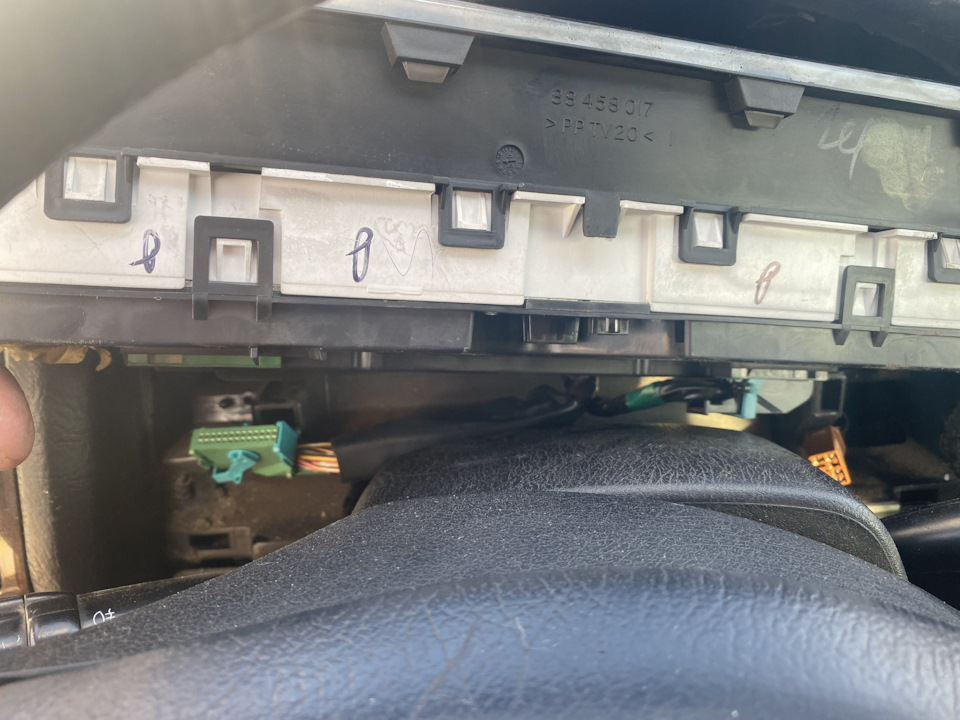 Для тех у кого перестала светиться приборная панель. — Toyota Avensis I ...