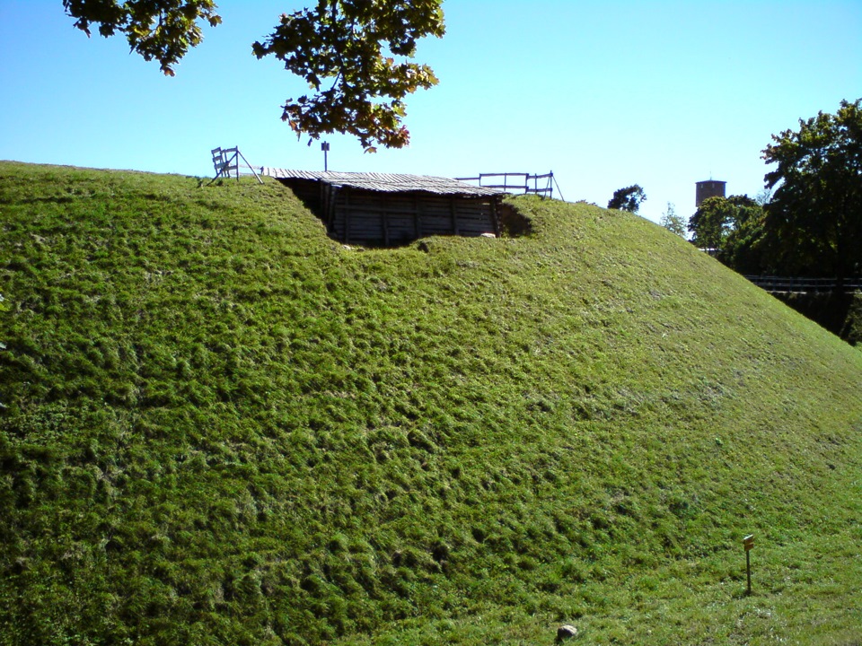 Белый Замок XVI — SEAT Ibiza (021A), 1,2 л, 1992 года | путешествие | DRIVE2