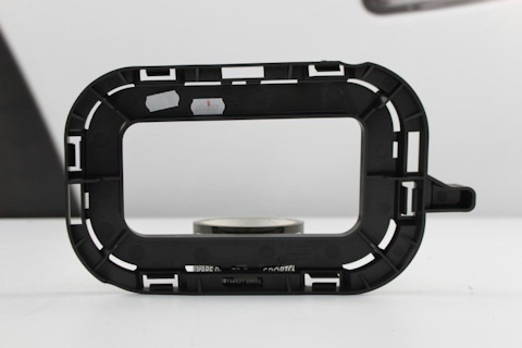 95850577100 Рамка левая VAG | Запчасти на DRIVE2