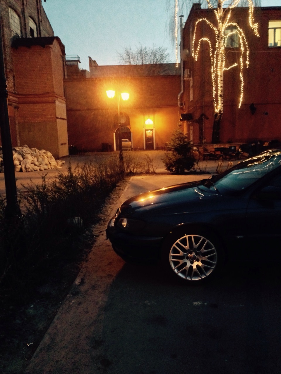 И снова замок лючка бензобака — Opel Omega B, 2,2 л, 2000 года ...