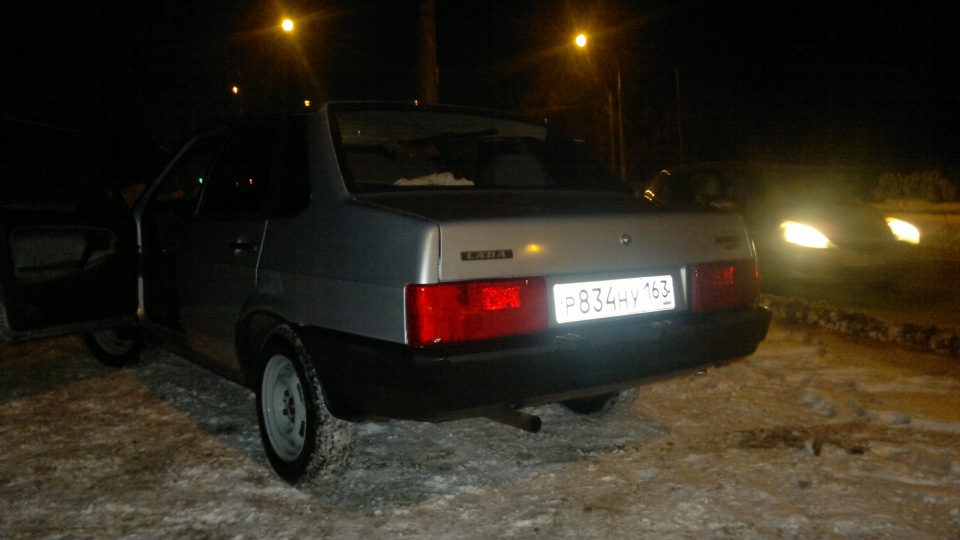 красные фары — Lada 21099, 1,5 л, 2001 года | аксессуары | DRIVE2