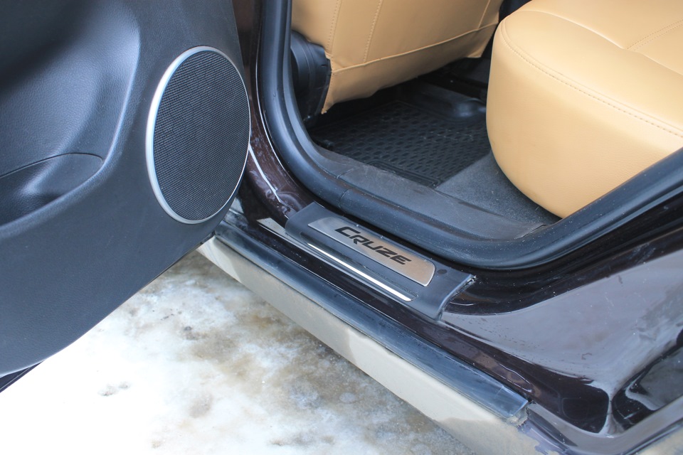 Накладки на пороги)) — Chevrolet Cruze (1G), 1,6 л, 2013 года ...