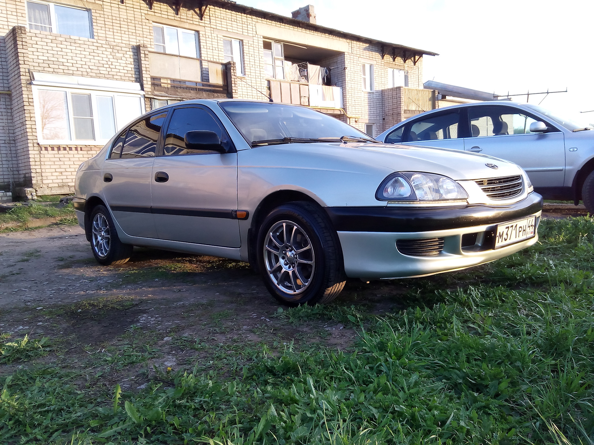 Веерные форсунки — Toyota Avensis I, 1,8 л, 1997 года | стайлинг | DRIVE2