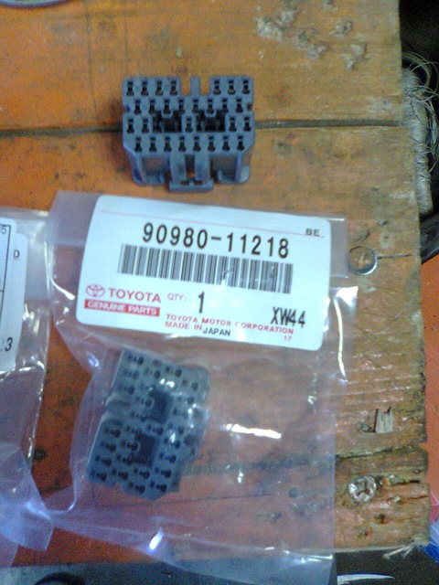 9098011218 HOUSING, CONNECTOR F TOYOTA LEXUS | Запчасти на DRIVE2