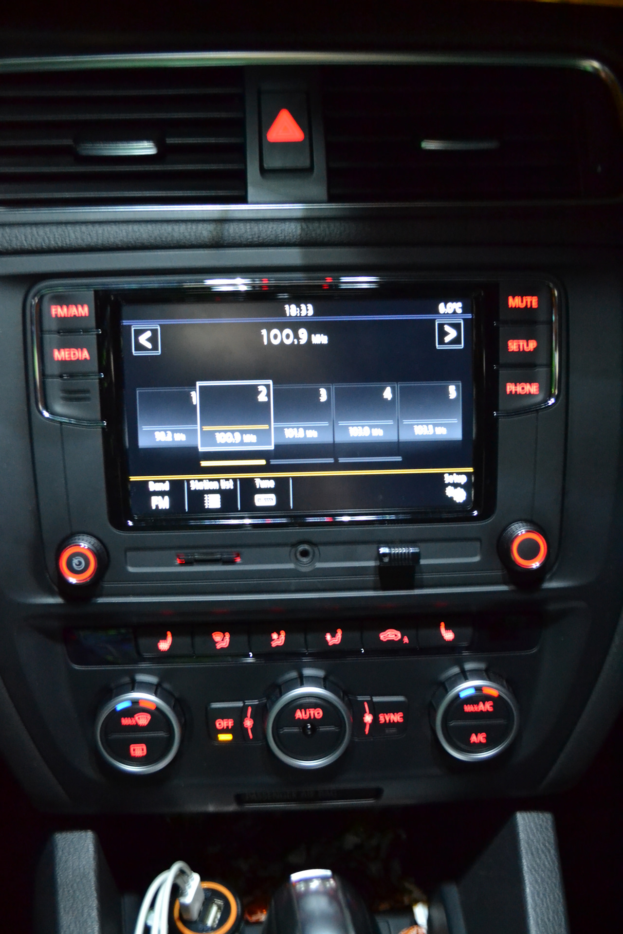 RCD 330g Plus — Volkswagen Jetta VI, 1,4 л, 2012 года | автозвук | DRIVE2