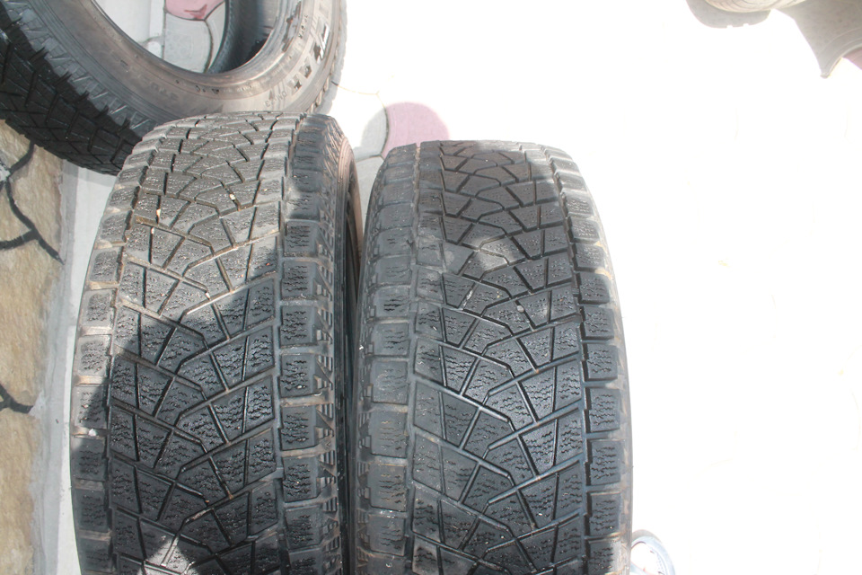 Продам резину 235/65/r17 Bridgestone зимняя — DRIVE2
