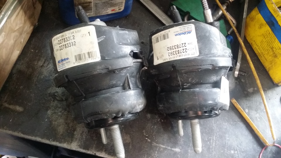 Замена обеих подушек ДВС (Демпферных блоков) — Cadillac CTS (2G), 3,6 л ...