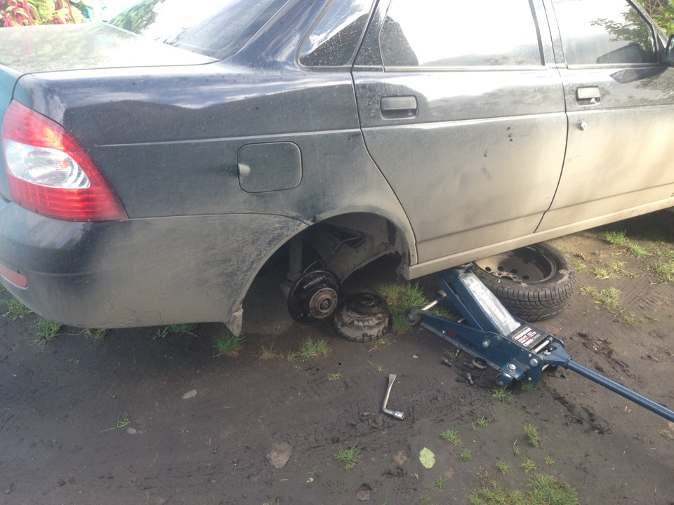 Задний тормозной цилиндр. — Lada Приора седан, 1,6 л, 2011 года ...