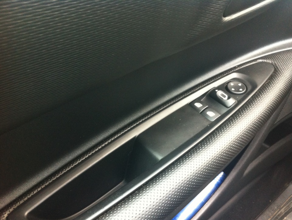 Подлокотники — Citroen C4 (1G), 1,6 л, 2008 года | тюнинг | DRIVE2