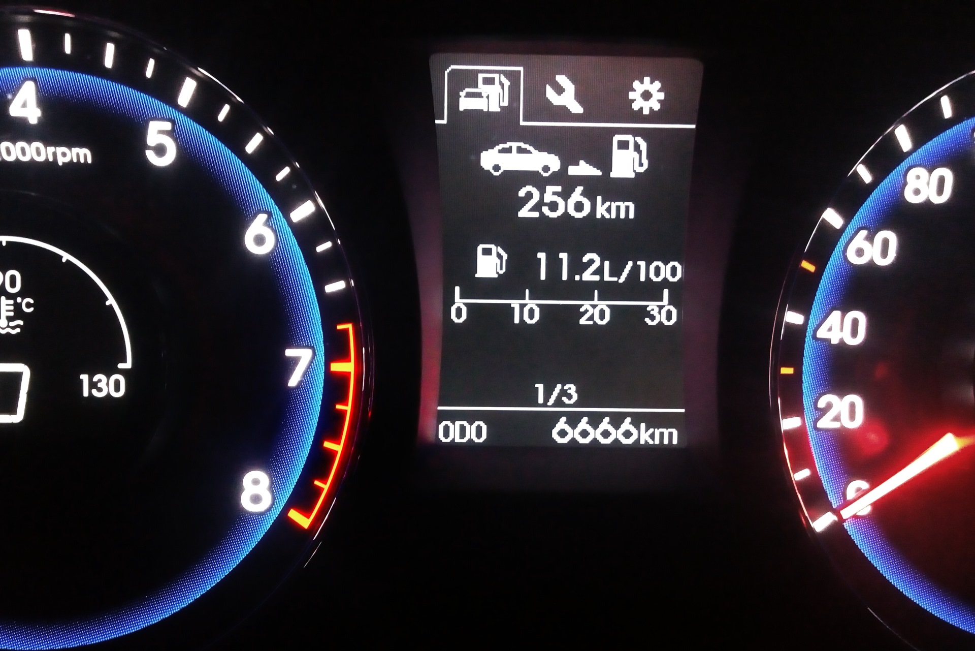 Поменяли консоль меж сидений. — Hyundai i40, 2 л, 2015 года | визит на ...