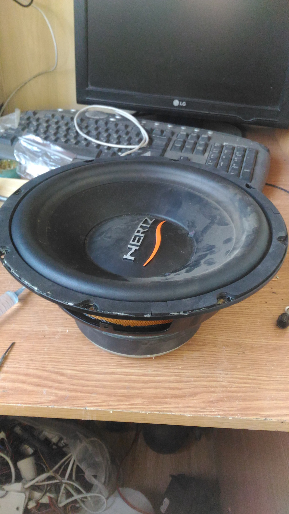 Ремонт саба Hertz ebx250r — KIA Rio 5-door (3G), 1,6 л, 2015 года | автозвук | DRIVE2