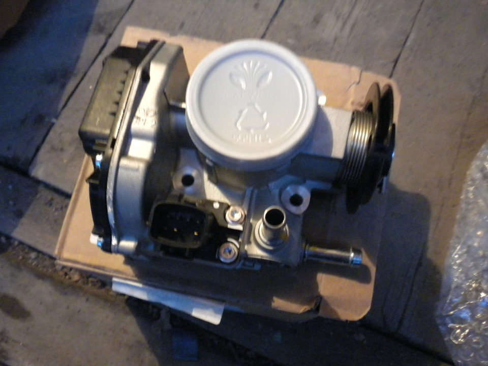 Распродажа! дроссель (дроссельная заслонка) GM и патрубки печки ...