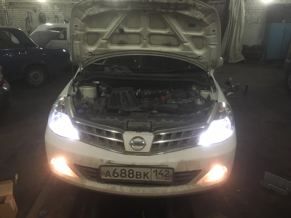 Эксперементы со светом. — Nissan Tiida (1G), 1,5 л, 2008 года ...