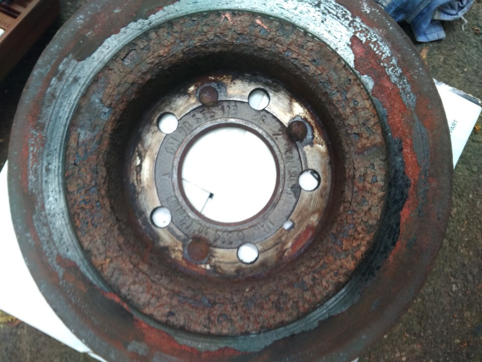 Замена задних тормозных дисков — Opel Astra H, 1,8 л, 2011 года ...