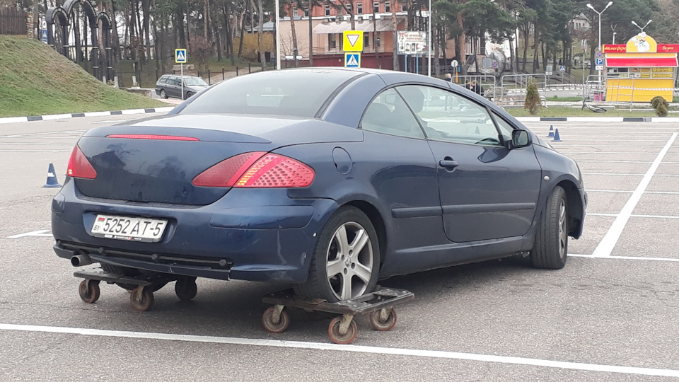 Школа контраварийной подготовки в Браславе — Volkswagen Passat B4 1 8 л 1996 года покатушки