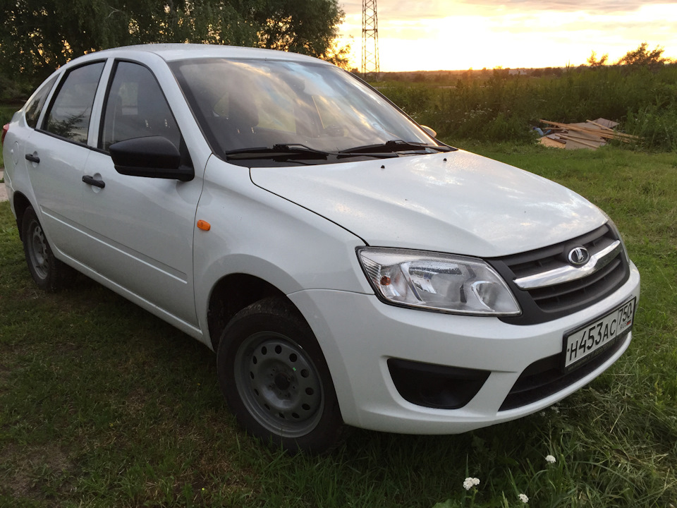 Белый белый поворот — Lada Гранта Лифтбек (1G), 1,6 л, 2014 года ...