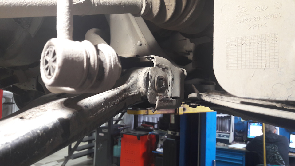 291202B000 ЗАЩИТНАЯ ПАНЕЛЬ МОТОРНОГО ОТСЕКА KIA HYUNDAI | Запчасти на ...