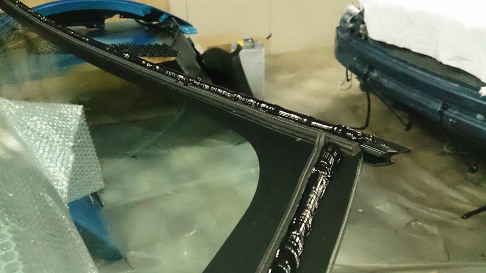 Самостоятельная замена лобового стекла и решётки BENTLEY STYLE — Toyota ...