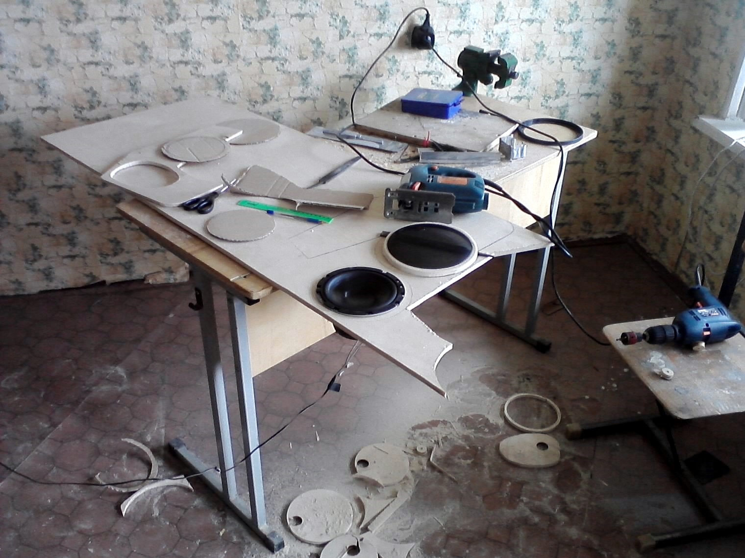 Подиумы под мидбас DLS R6A — Lada 21093, 1,5 л, 2002 года | автозвук | DRIVE2