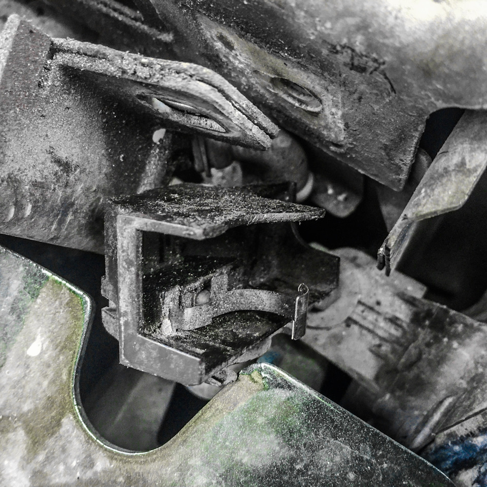 Концевик и замок капота Jaguar — Jaguar XF (1G), 3 л, 2011 года ...