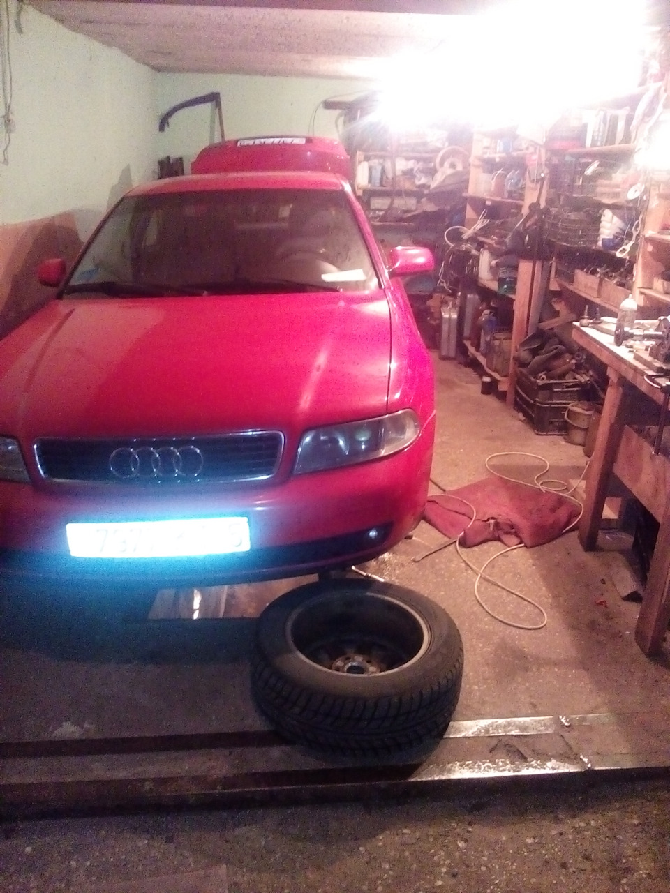 Замена рычага подвески — Audi A4 (B5), 2,5 л, 1999 года | своими руками ...