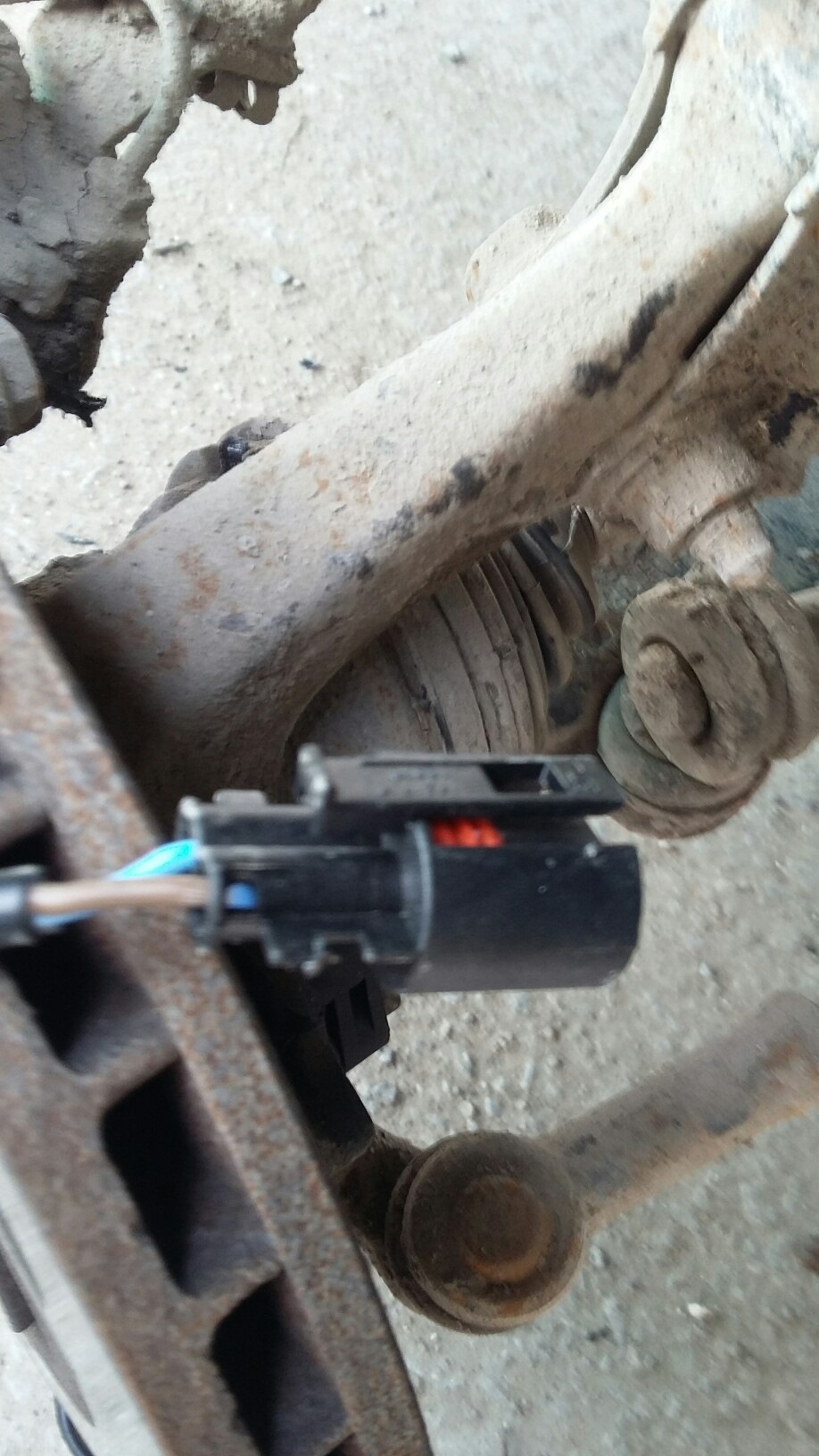 Замена передних датчиков ABS. — Volkswagen Passat B4, 1,9 л, 1996 года ...