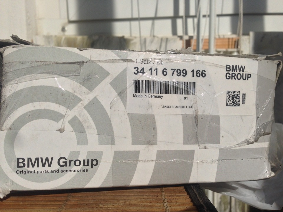 Замена тормозных задних дисков и колодок по кругу — BMW 3 series (E90 ...