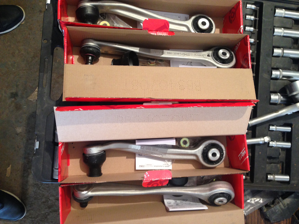 Куплены запчасти для передней подвески — Audi A4 (B8), 1,8 л, 2008 года ...