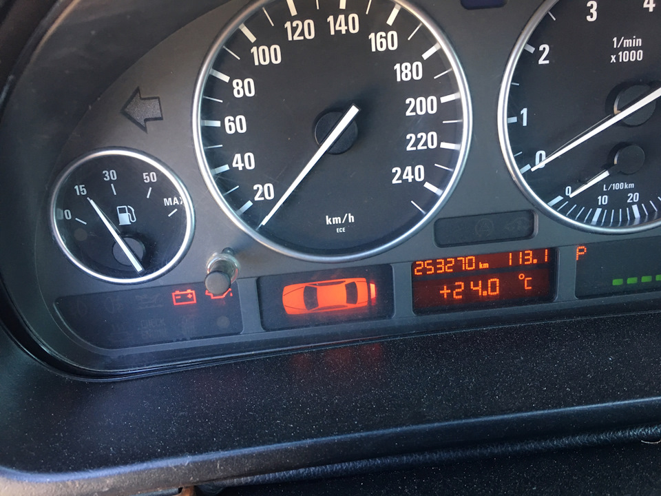 110. Загорелся индикатор открытого багажника. — BMW 5 series (E39), 2,5 ...