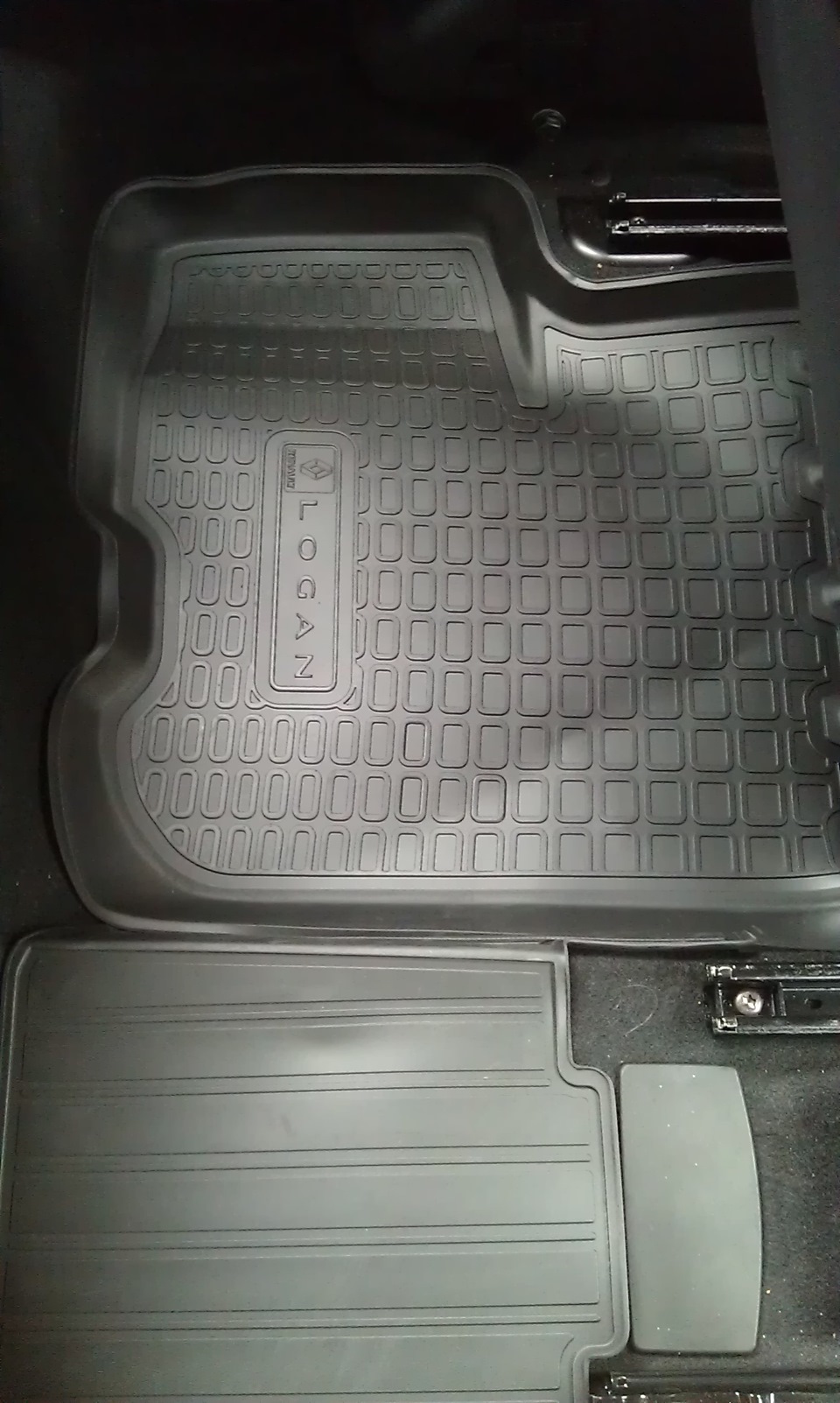 #7 Коврики в салон — Renault Logan (2G), 1,6 л, 2014 года | аксессуары ...