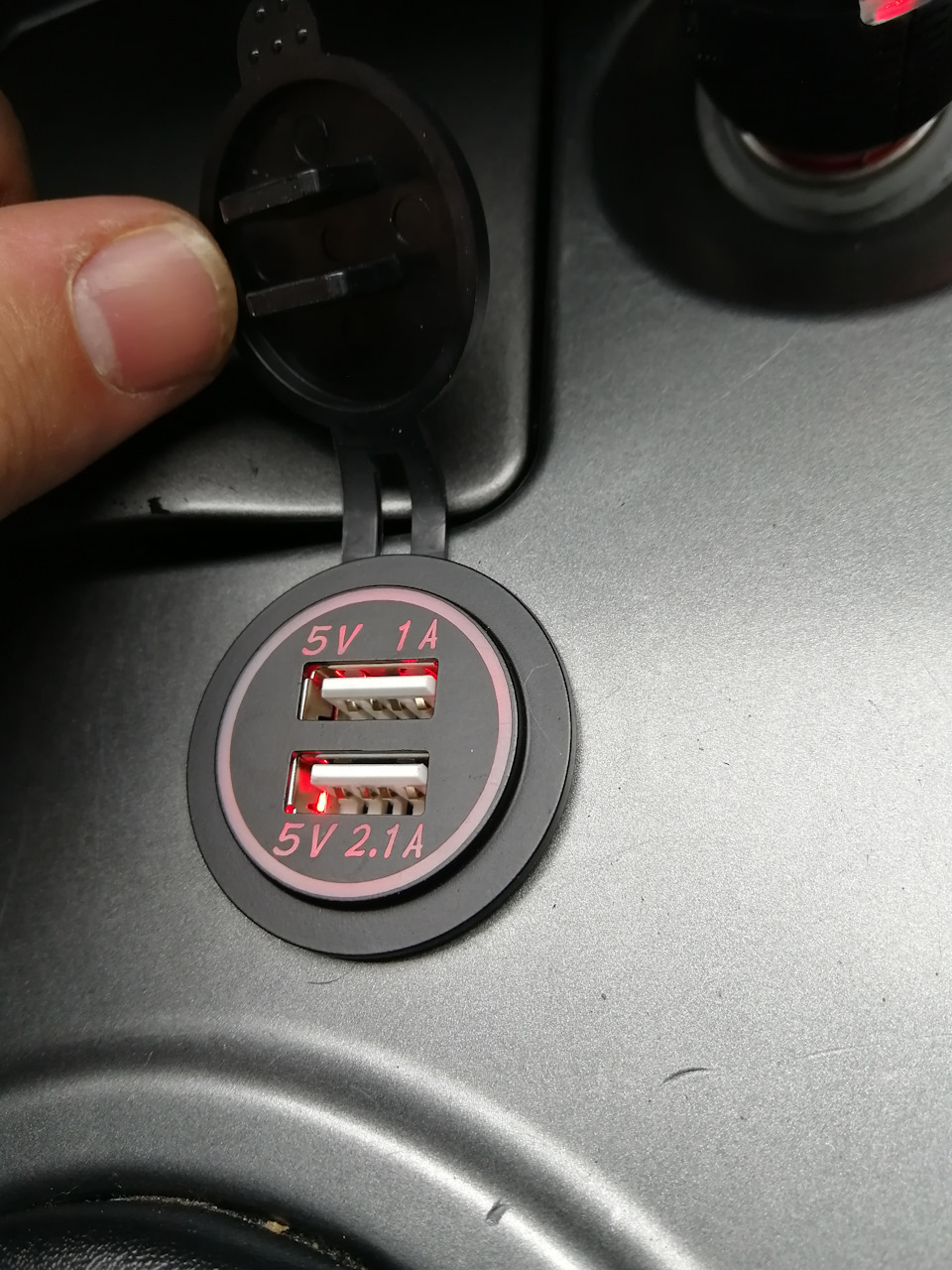 Usb зарядка в машину! — Mitsubishi Lancer IX, 1,6 л, 2005 года ...