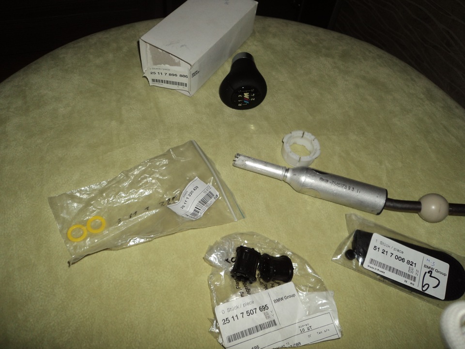 25117896886 Головка рычага ПП кожа/эмблема M/6-ст. BMW | Запчасти на DRIVE2