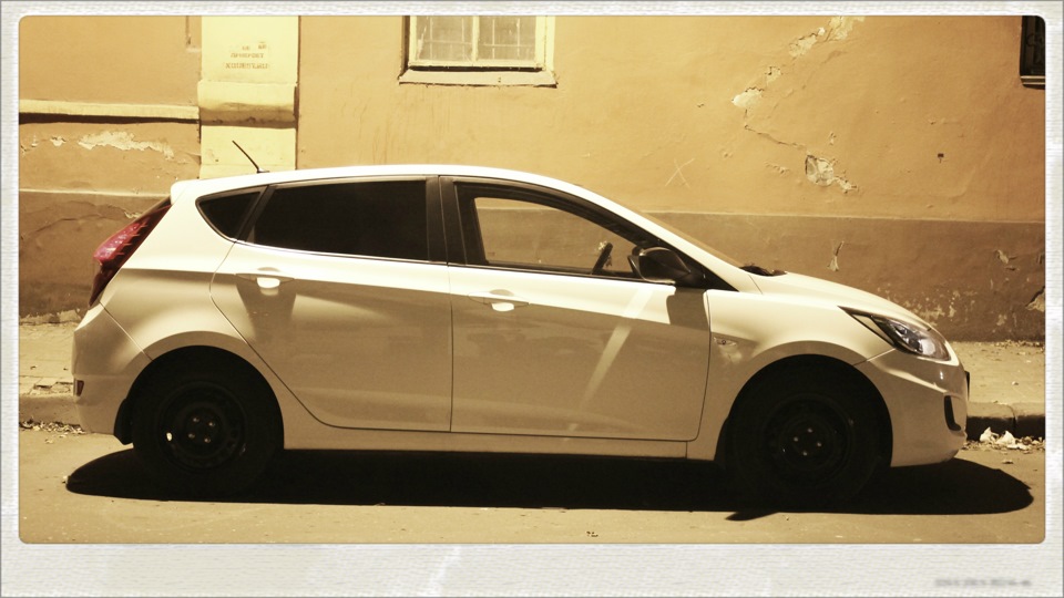 Бессодержательный фото-пост: вечерний Воронеж — Hyundai Solaris Hatchback, 1,4 л, 2011 года ...