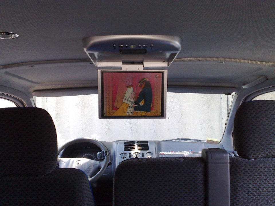 потолочный телевизор — Mercedes-Benz Vito (1G), 2,2 л, 2003 года ...