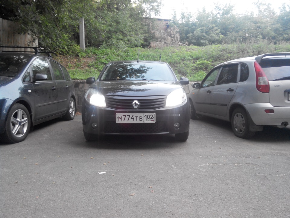 Установлены новые лампы в фары — Renault Sandero 1G, 1,4 л., 2010 года ...