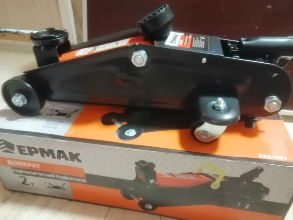 Подкатной домкрат ЕРМАК — Ford Mondeo IV, 2 л, 2009 года | аксессуары ...