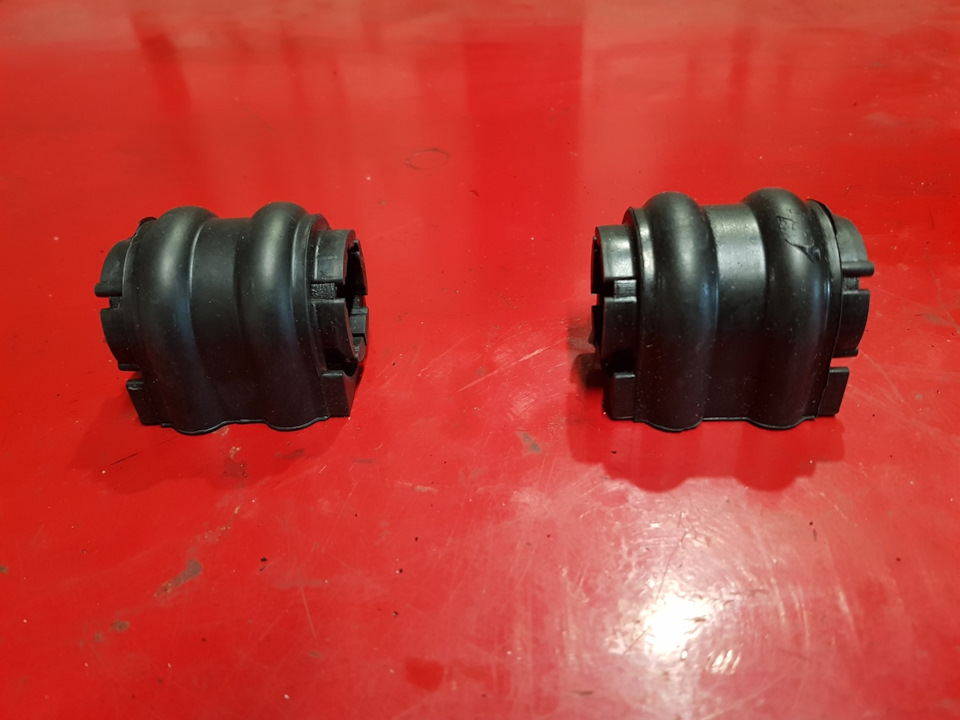 Втулки заднего стабилизатора 555133N200 — KIA Ceed SW (2G), 1,6 л, 2013 ...