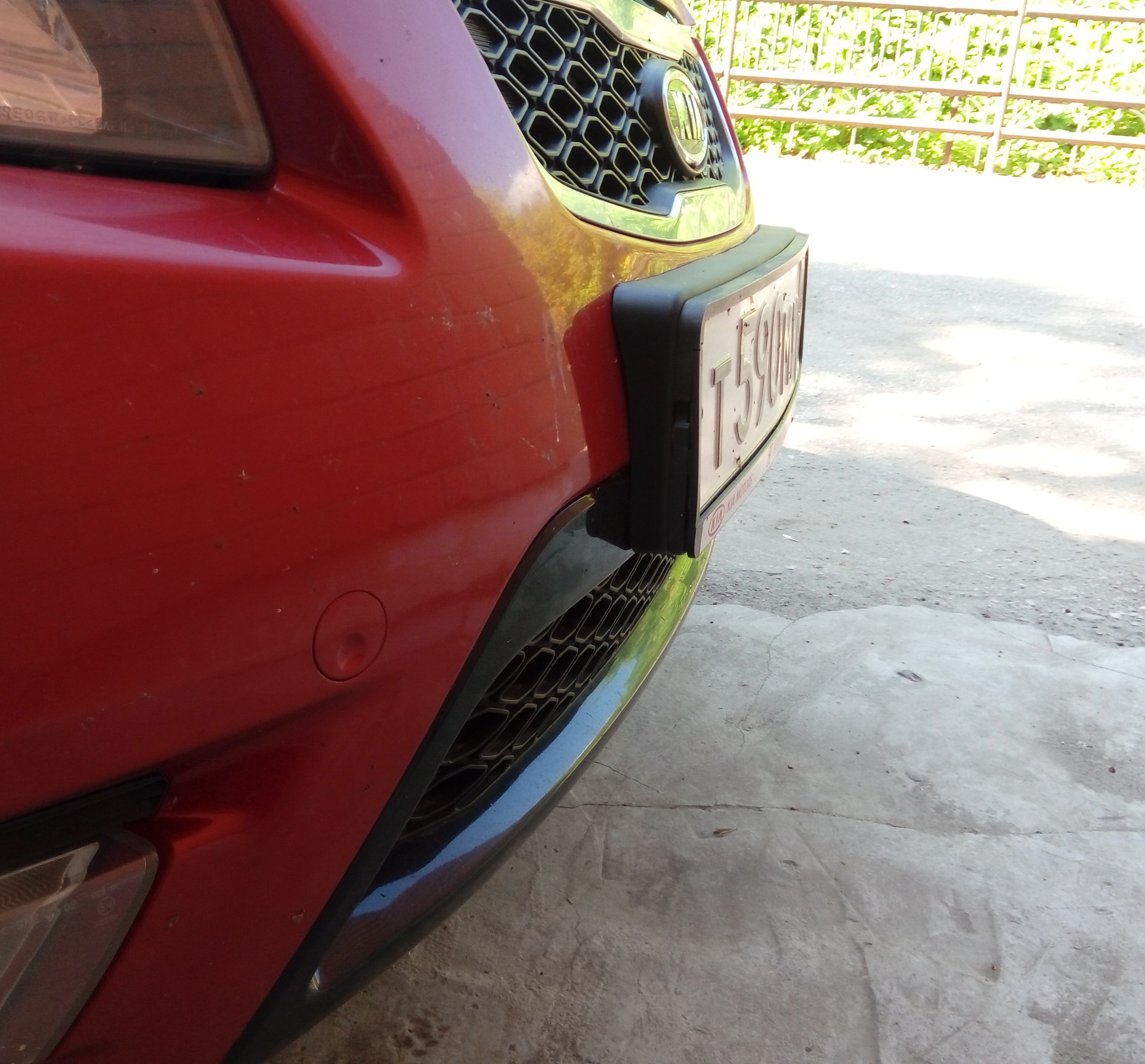 Подиум номерного знака от GM — KIA Rio (2G), 1,4 л, 2010 года ...
