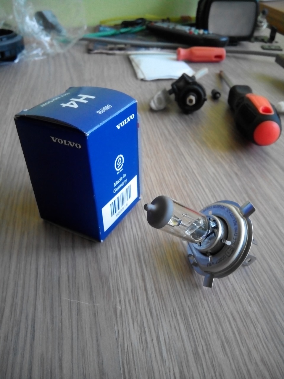 Переборка оригинальных фар — Volvo V40 (1G), 1,8 л, 2000 года | своими ...