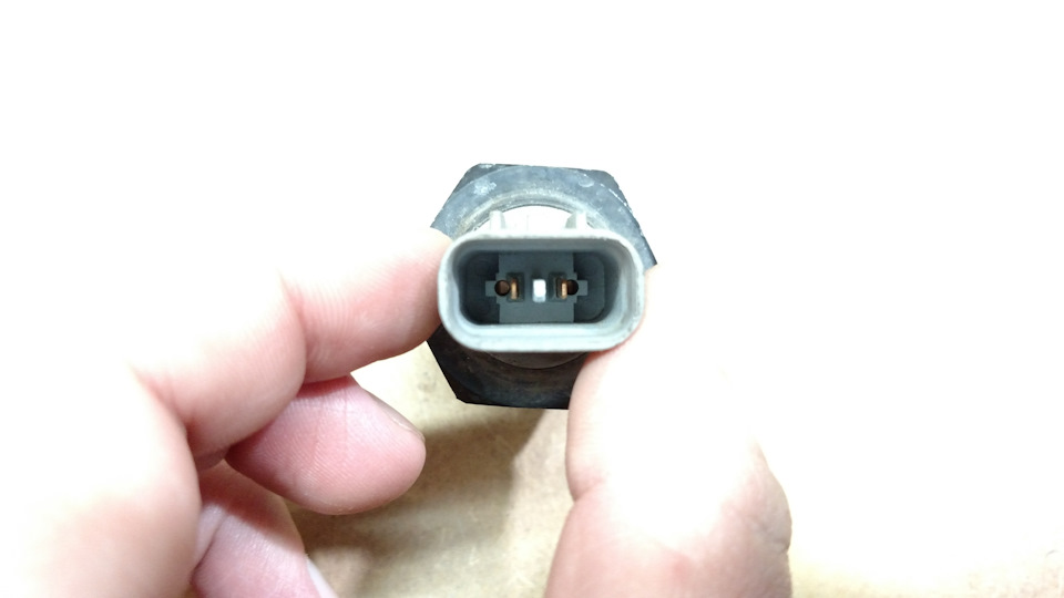 Замена датчика включения фонаря заднего хода, небольшой ремонт ...